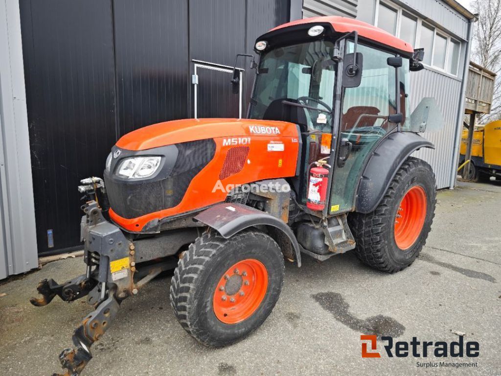 Prodaje se Kubota Traktor Kubota traktor točkaš na aukciji