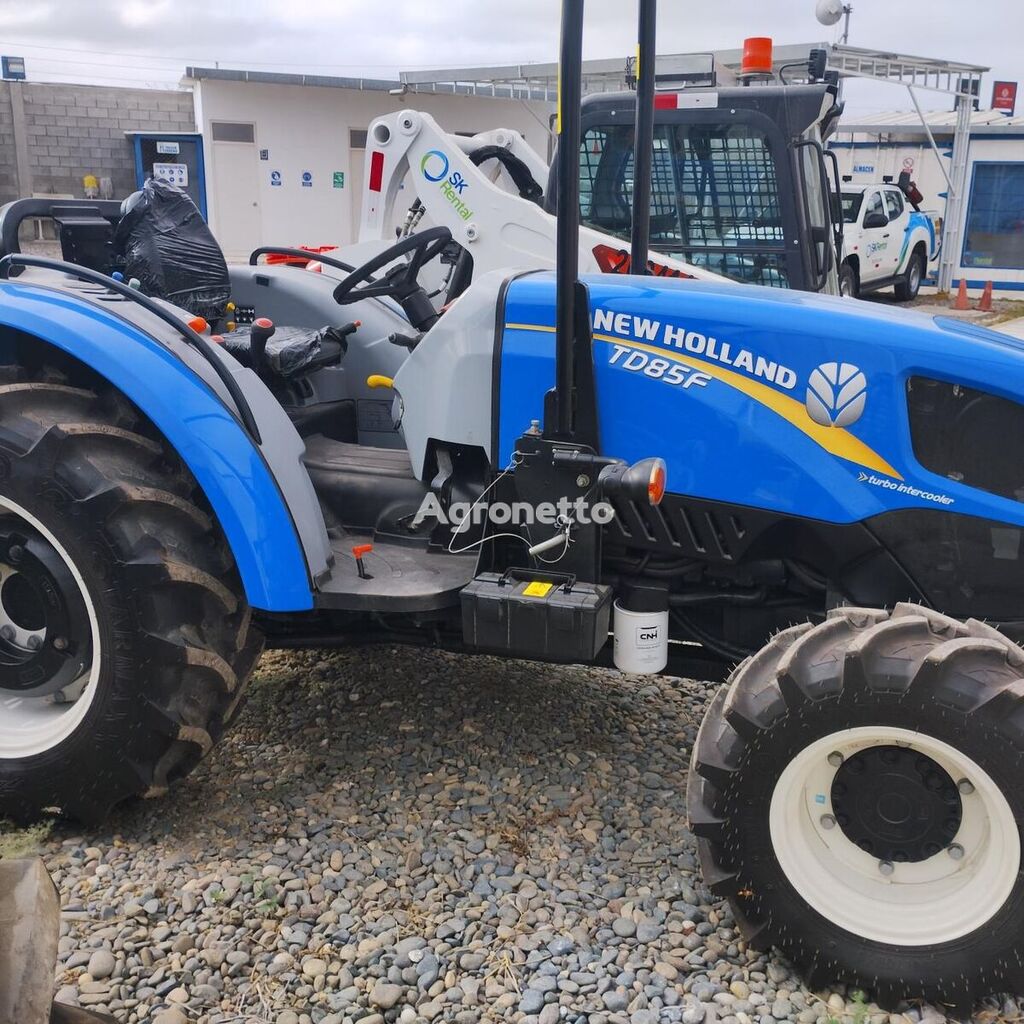 New Holland T4.85N traktor točkaš