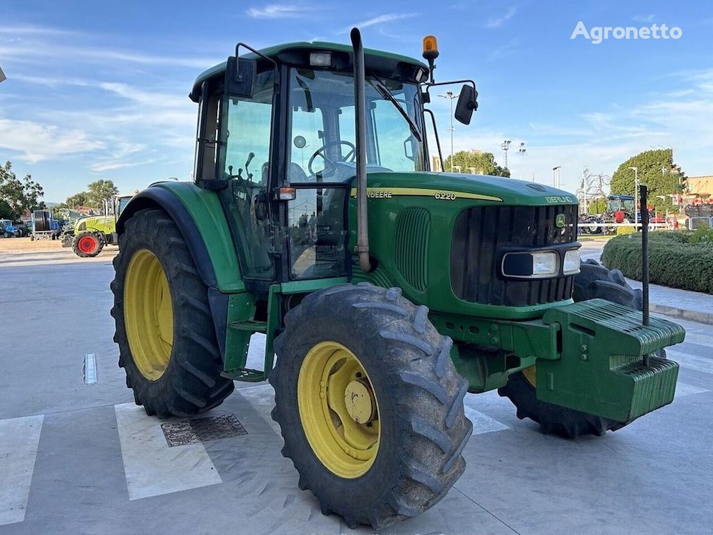 John Deere 6220 traktor točkaš