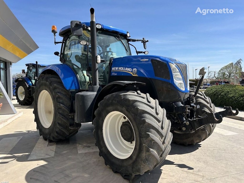 New Holland T7.210 traktor točkaš