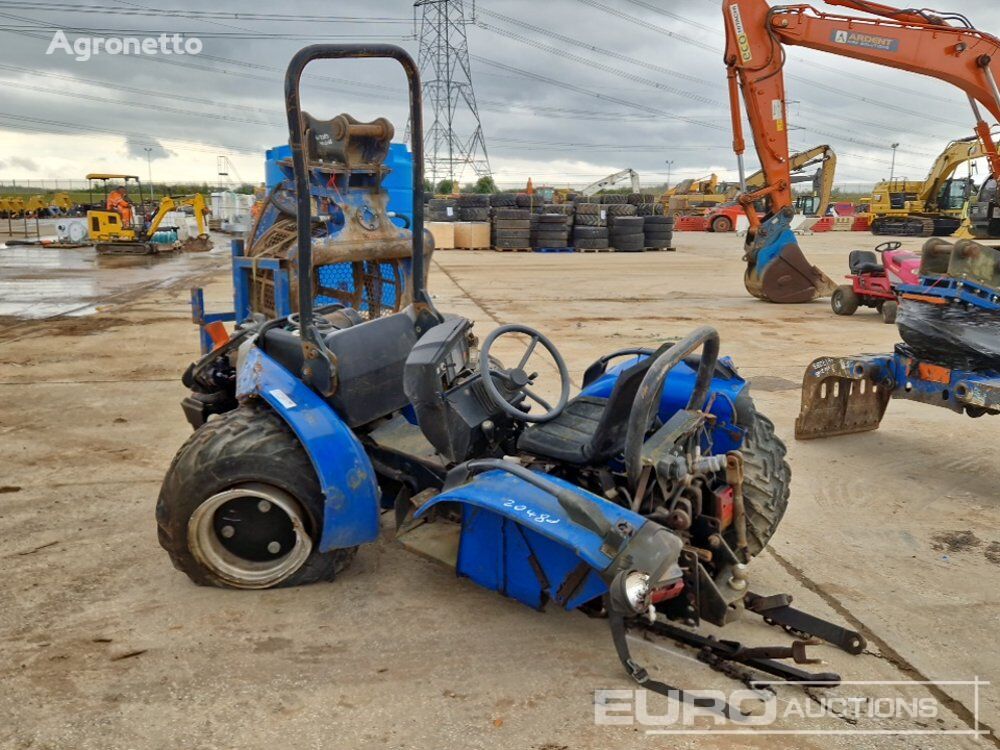 Prodaje se 4WD Compact Tractor, Roll Bar (Non Runner) (Parts Missing) mini traktor na aukciji