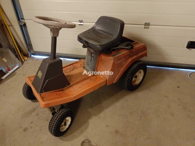 Prodaje se Husqvarna Rider traktor kosilica na aukciji