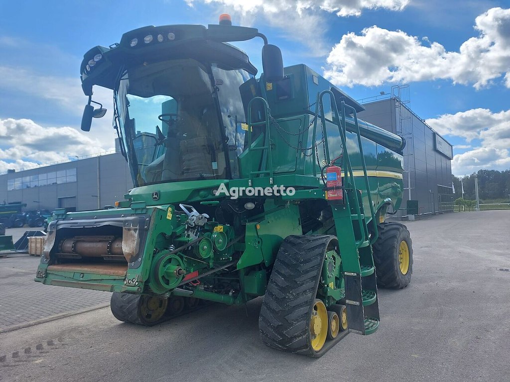 John Deere S685i kombajn za žito