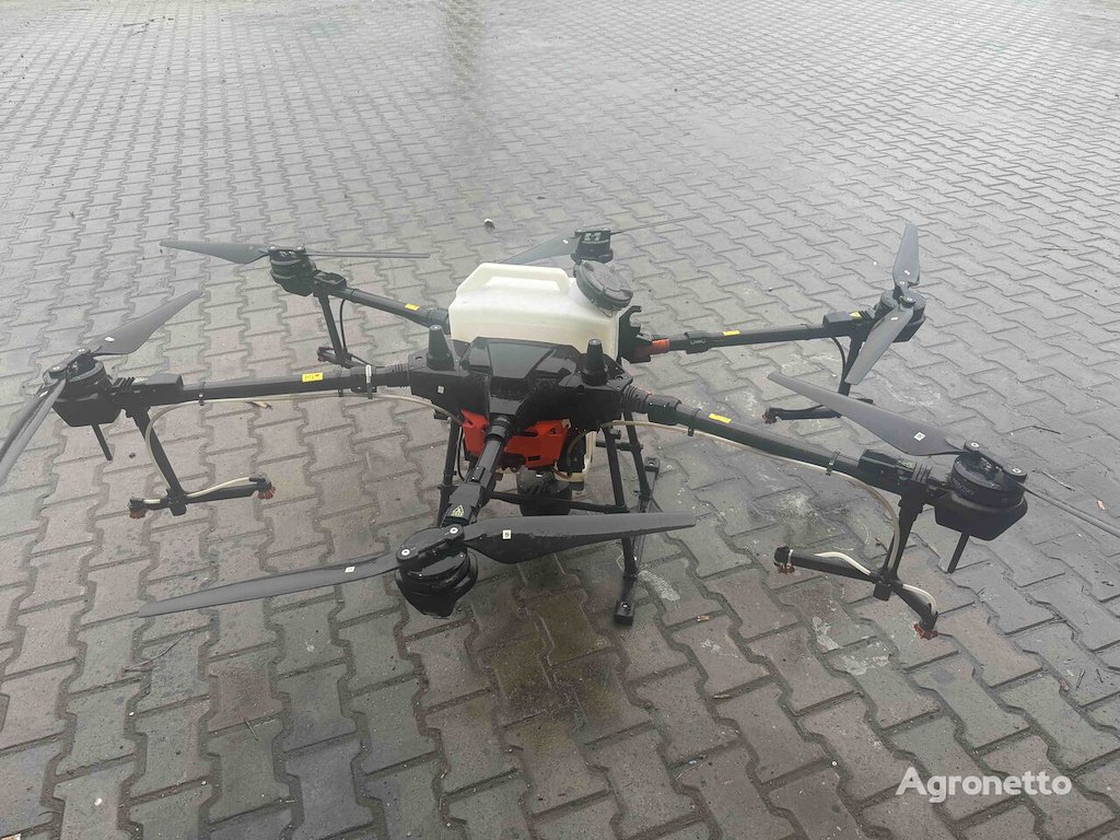 DJI T20 poljoprivredni dron