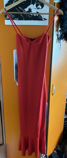 Blondy crvena haljina uz telo NOVO