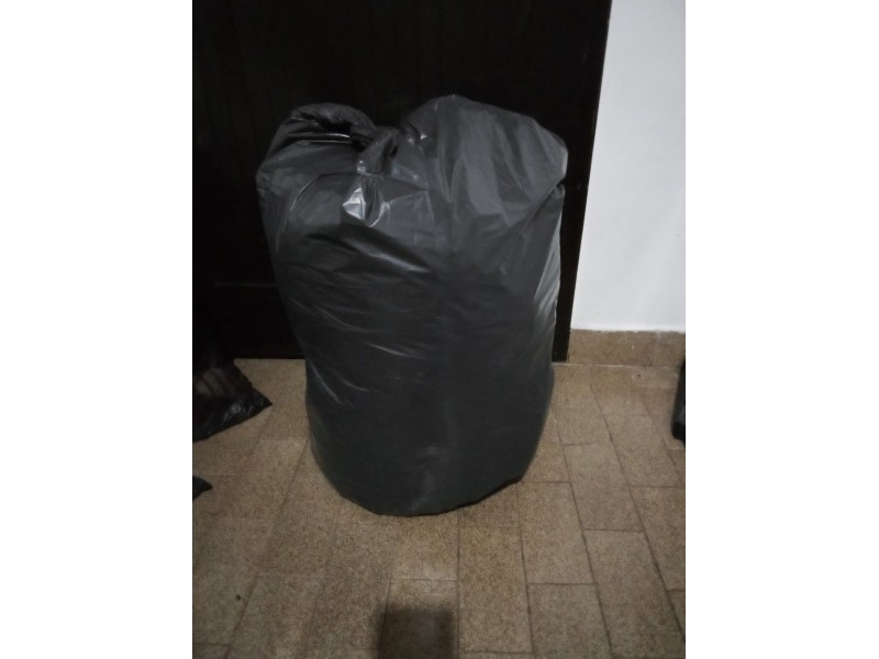 Dzak od 5kg polovne garderobe