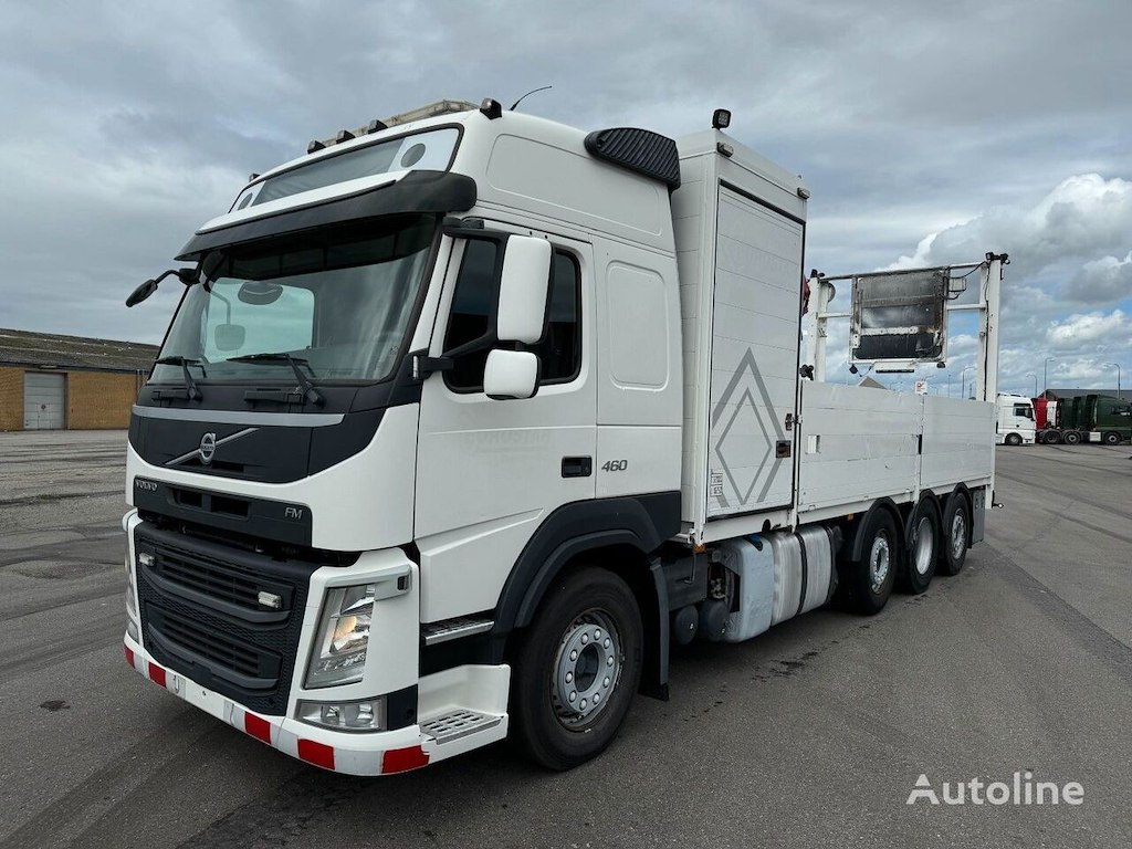 Volvo FM 460 8x2*6 Euro 6 / Crane HMF 875 K2 kamion s ravnom platformom