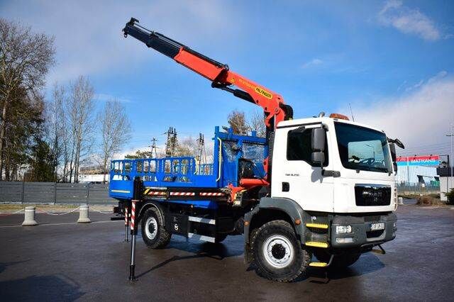 MAN 4x4 TGM 18.250 PALFINGER PK 27001 EURO 5 CRANE kamion s ravnom platformom