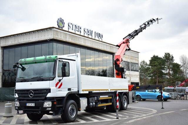 Mercedes-Benz ACTROS 6x4 PALFINGER PK 44002 EURO 5 WINCH Crane kamion s ravnom platformom