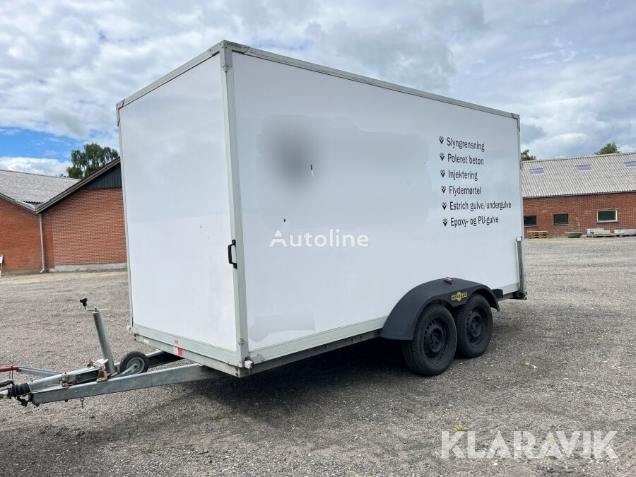 Prodaje se Humbaur Cargo Humbaur med rampe prikolicu furgon na aukciji