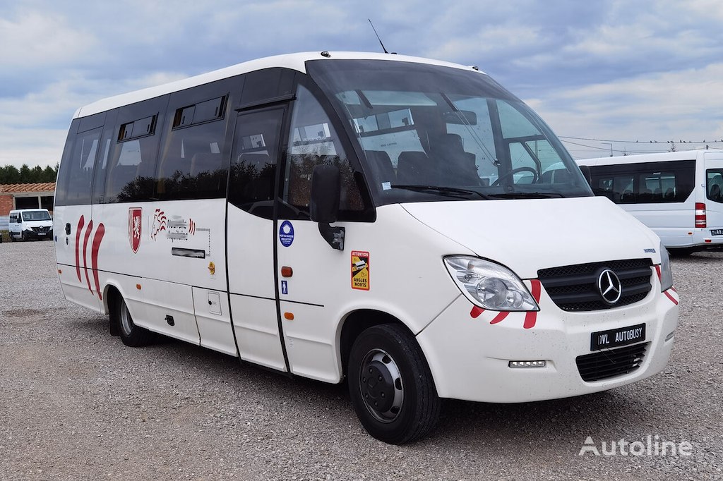 Mercedes-Benz WING VARIO 34 *klimatyzacja*webasto*winda prigradski autobus