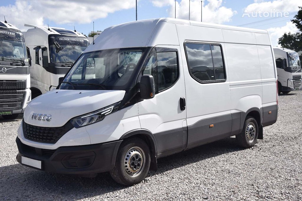 Prodaje se IVECO DAILY kombi minibus na aukciji