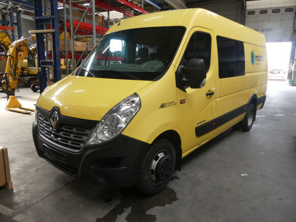 Prodaje se Renault Master kombi minibus na aukciji