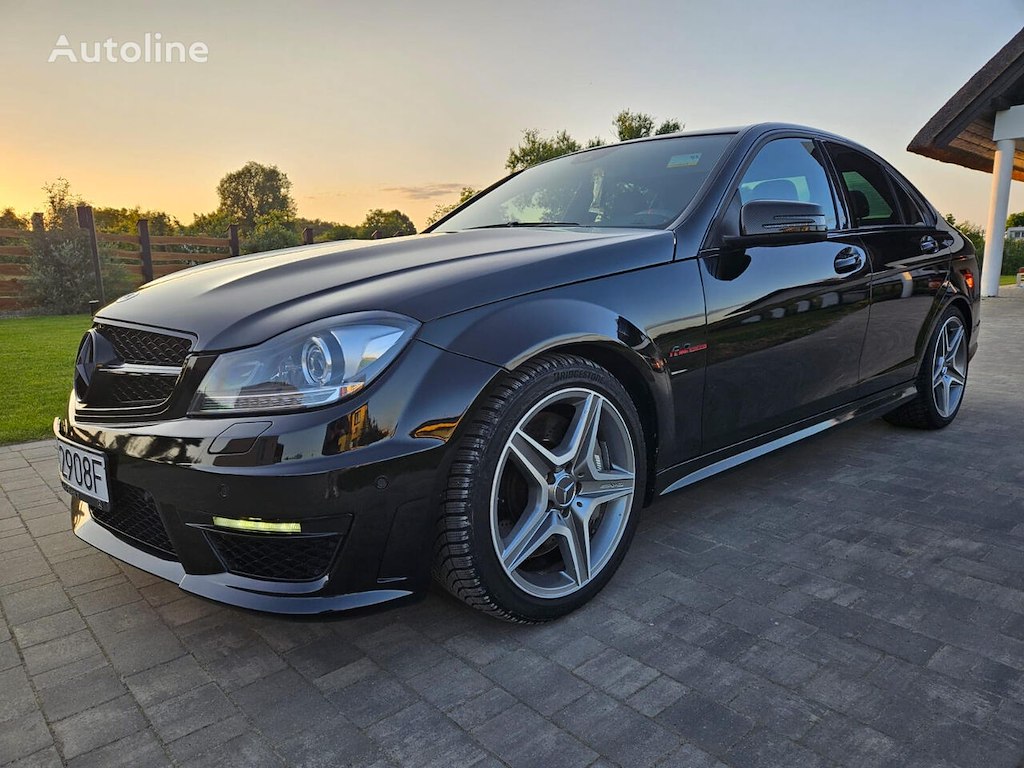 Mercedes-Benz C63 AMG limuzina