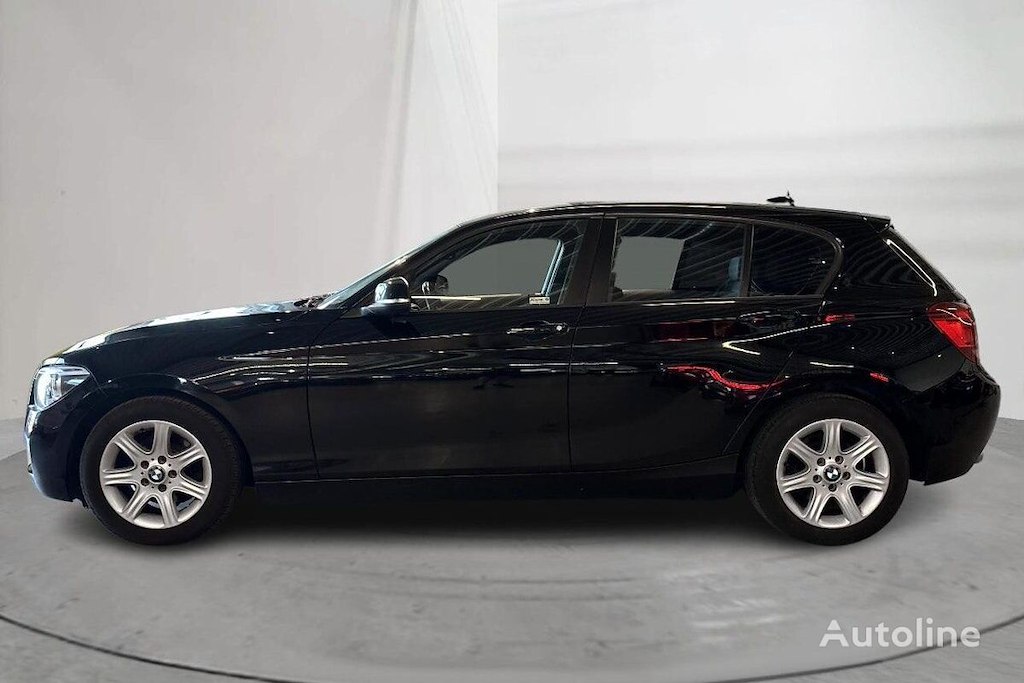 Prodaje se BMW 1-serien krosover na aukciji