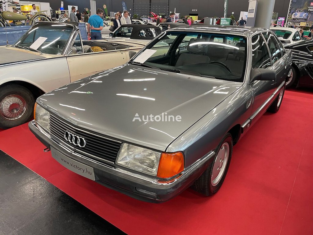 Audi 100 Typ 44 2.3 Quattro limuzina