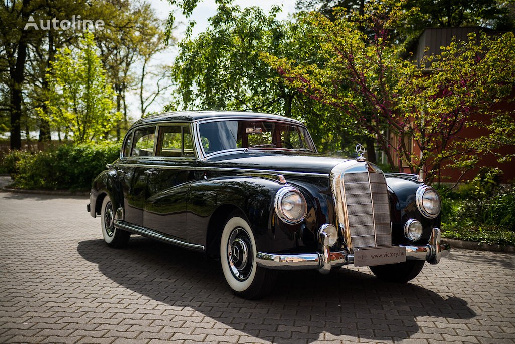 Mercedes-Benz W186 300b Adenauer limuzina