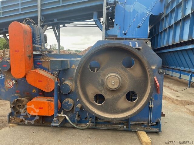 Drvo Seckalica Za bubnjeve Chipper
Maier / Dieffenbacher HRL 1200 / 450 x 1000 - 8 EW