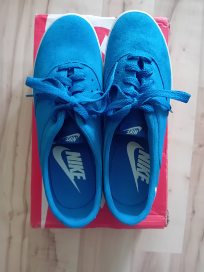 NIke zenske patike Nove