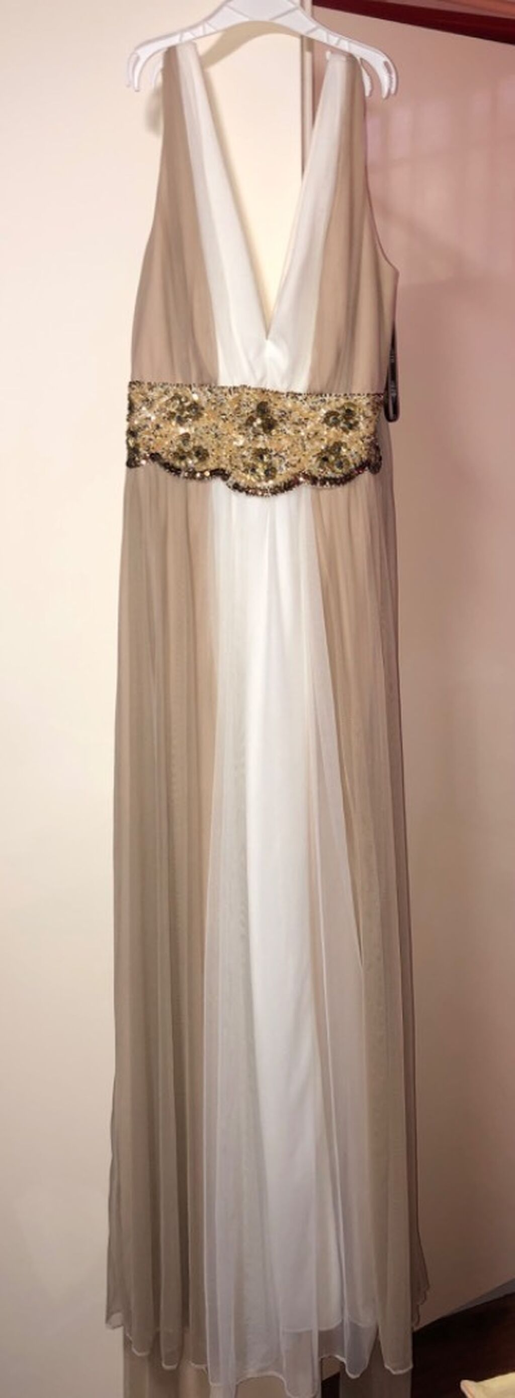 Duge svečane haljine, veličine 36, odlično očuvane, jedna - 9800 dve -