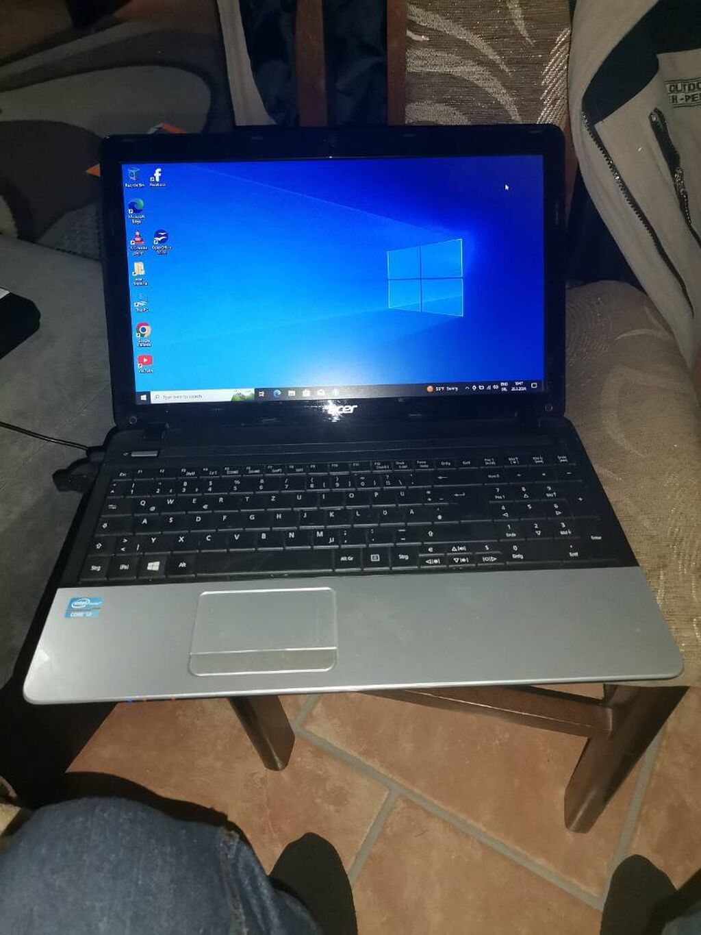 Intel Core i3, 4 GB OZU, 15.6 "