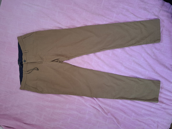 Muske pantalone nove