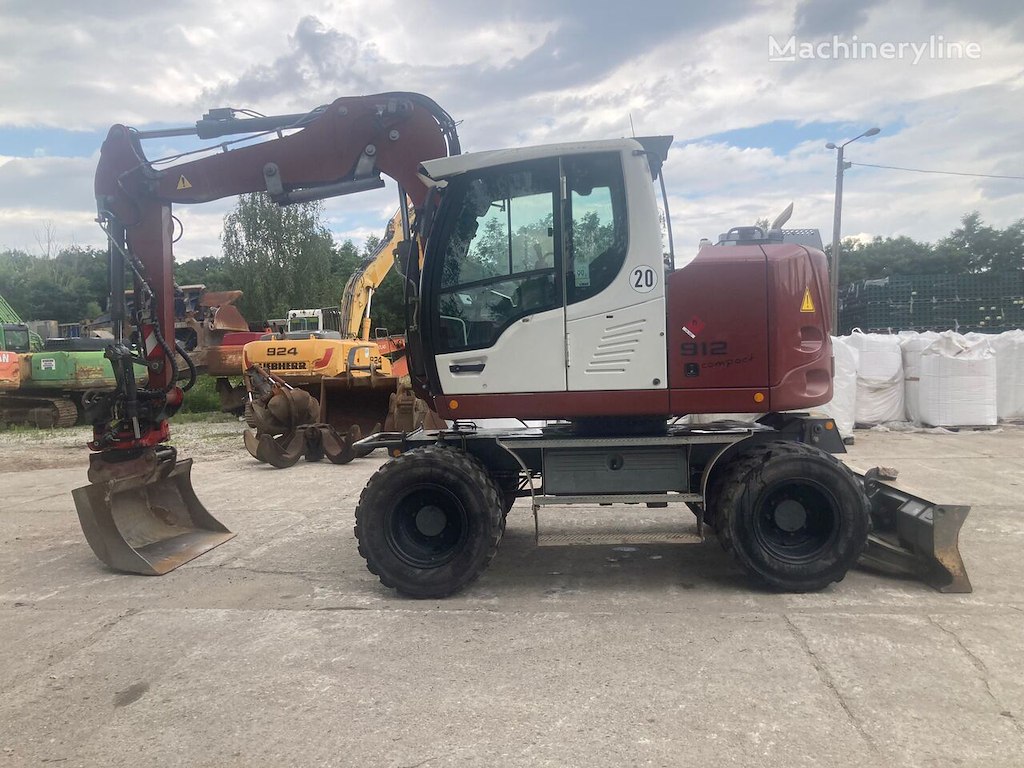 Liebherr A 912 Compact Rotator R4 bager točkaš