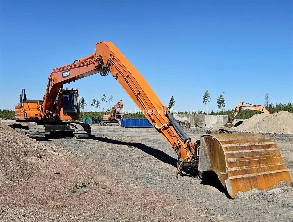 Doosan DX300LC bager sa dugom strelom