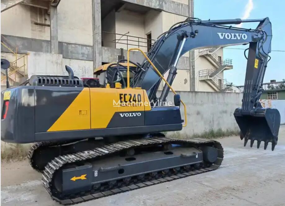 Volvo EC 240 bager guseničar