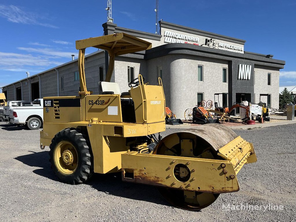 Caterpillar CP-433B kompaktor s jednim valjkom