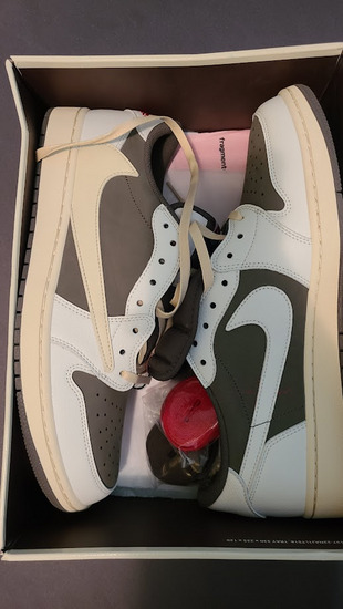 Travis Scott reverse mocha low