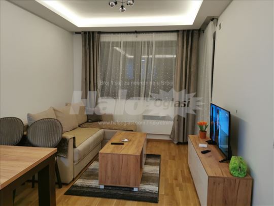 Izdajem stan-apartman na Zlatiboru na duži period