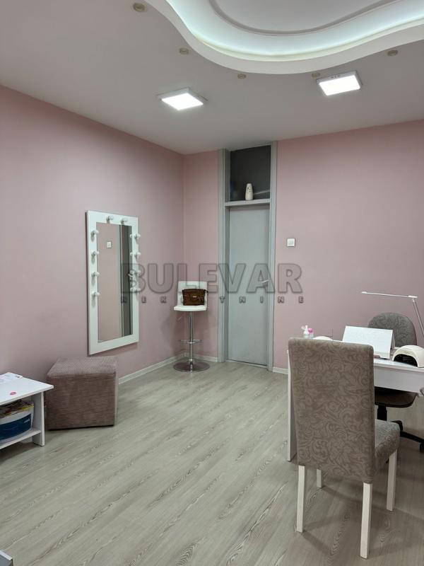 Bulevar Nemanjića, Lokal na prodaju, 17m2, 38.000€