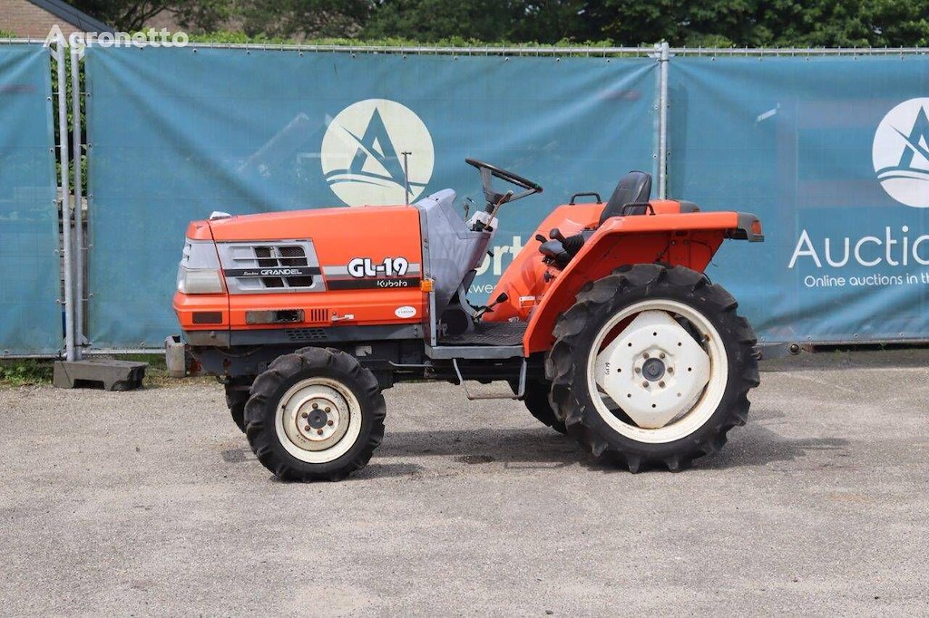 Prodaje se Kubota GL19 traktor točkaš na aukciji