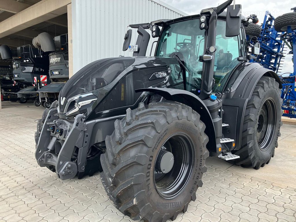 Valtra Q305 traktor točkaš