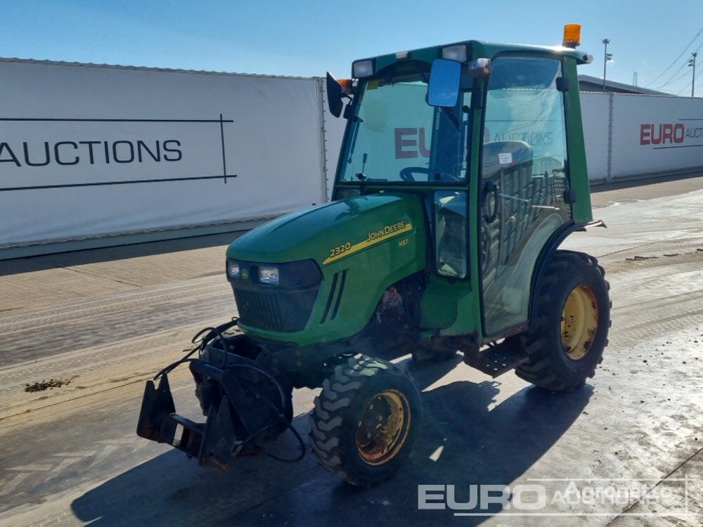 Prodaje se John Deere 2320 mini traktor na aukciji