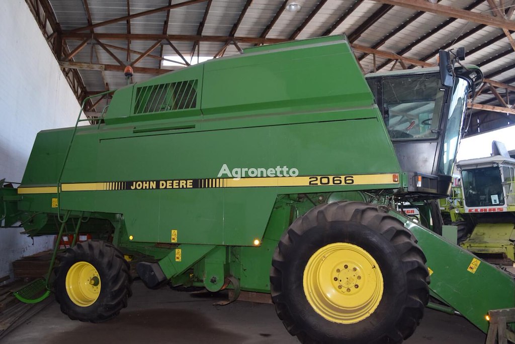 John Deere 2066 kombajn za žito