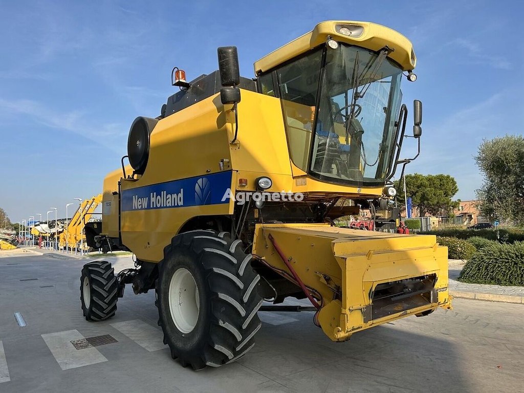 New Holland TC5060 kombajn za žito