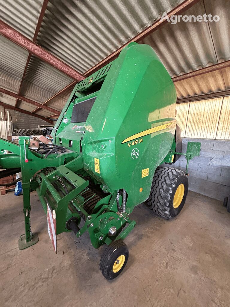 John Deere V451M balirka za okrugle bale