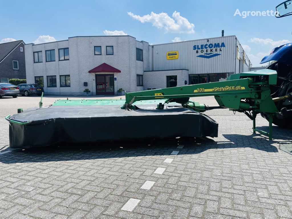 John Deere 331 achtermaaier met kneuzer/ Kuhn FC313 kranska kosilica