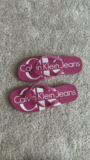 Calvin Klein japanke