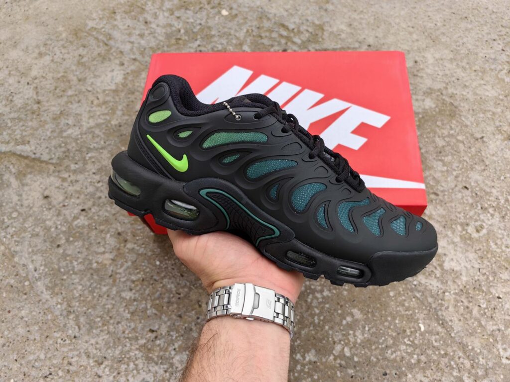 Nike patike Air Max Plus Drift Black Volt