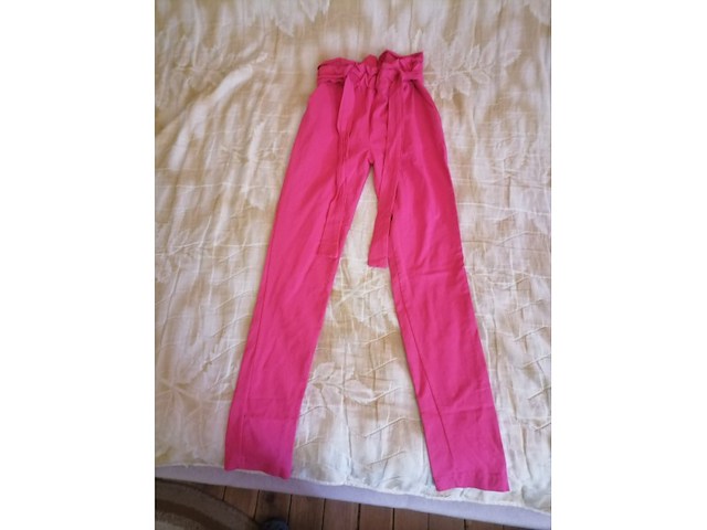 Roze pantalone sa elastinom