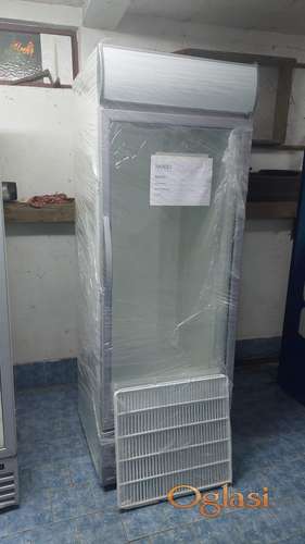Rashladna vitrina 650 litara nova