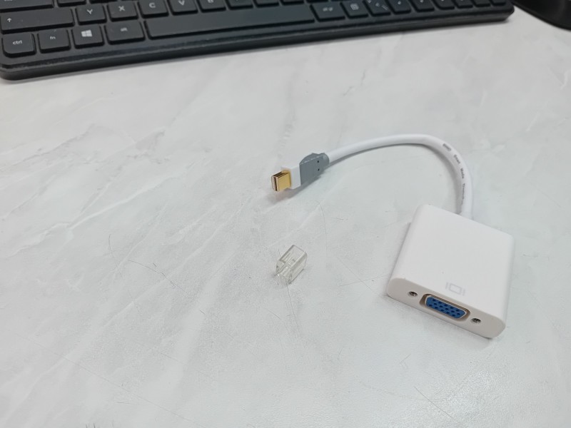 mini dp adapter na vga ispravan nov