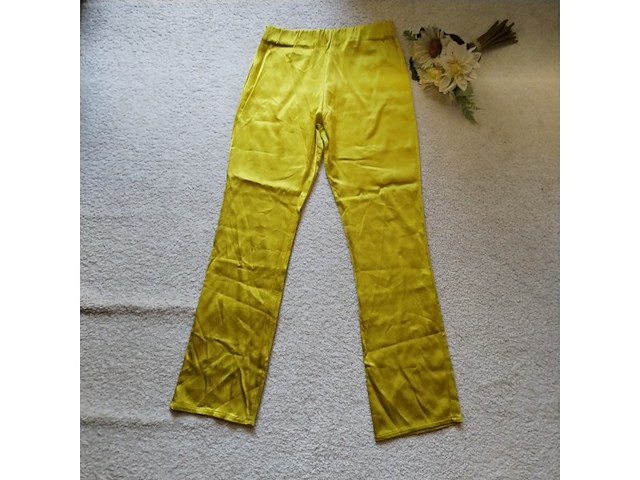 ♫ ♪ ♫ ZARA pantalone XS/S