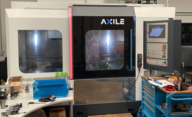 CNC Machining Center - vrtoglavi
AXILE V6