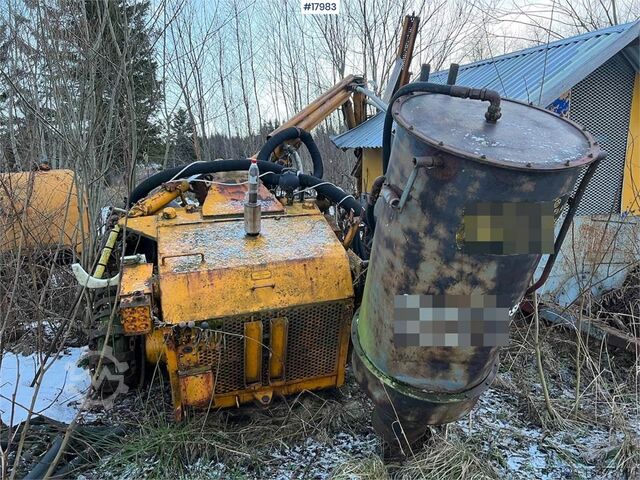 Zemlja dosadna mašina
Nemek drilling rig. Repair object.