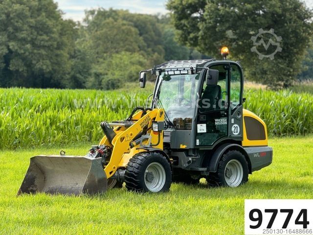 Utovarivač točkova
WACKER Neuson WL 38 4x4 Schaufel+Gabel TOP Zustand