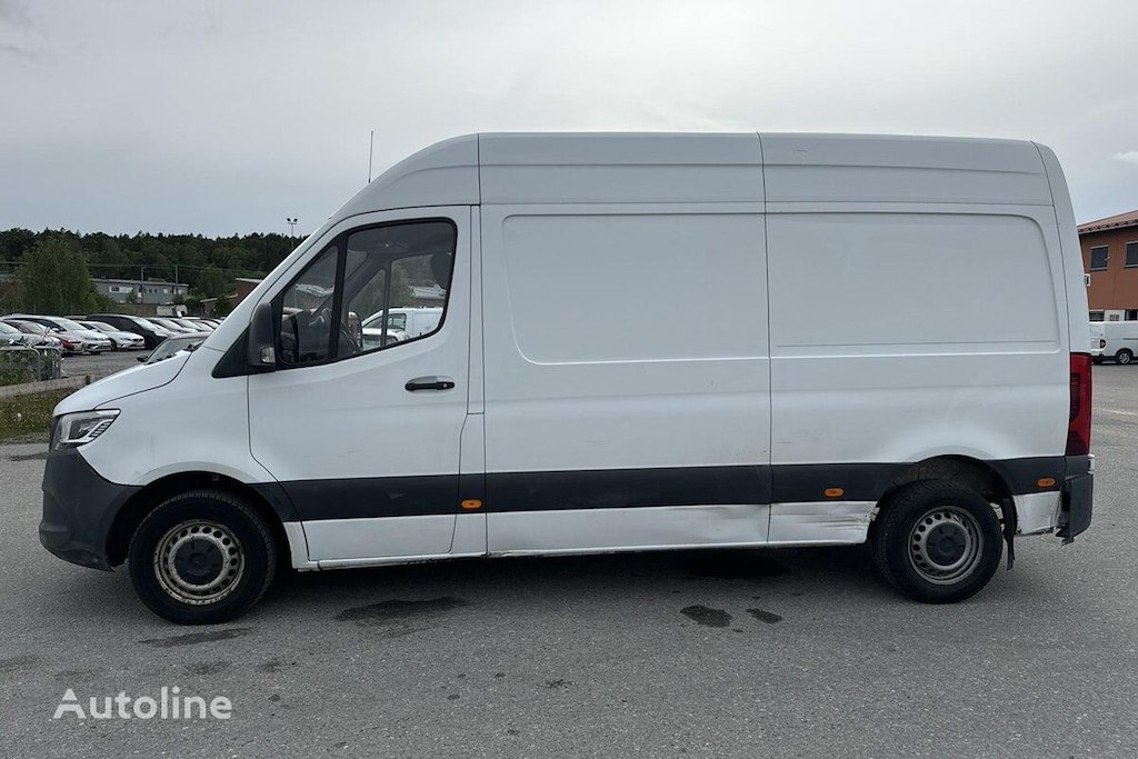 Prodaje se Mercedes-Benz Sprinter minibus furgon na aukciji